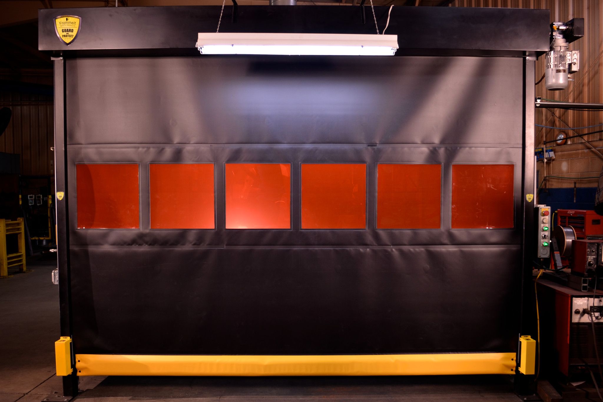 Defender™ Automated Barrier Door Video | Rite-Hite